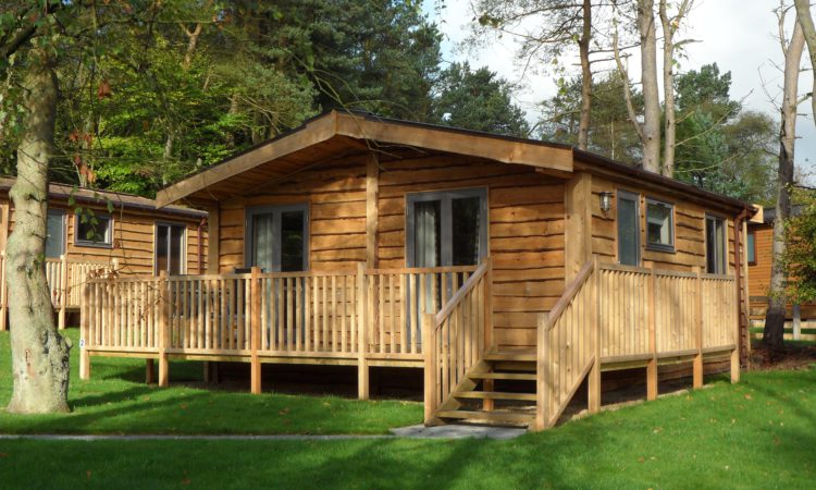 Expertly crafted bespoke timber lodges since 1986 - PinelogPinelog